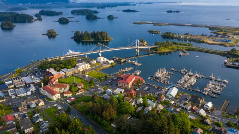 Alaska Cruise Guide: Best Itineraries, Ports, Tips, & More